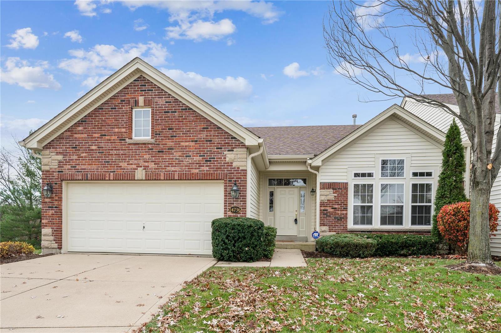 14736 Thornbird Manor Parkway, Chesterfield, MO 63017